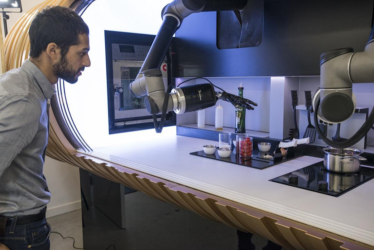 This $330,000 Kitchen robot will make you a tasty meal and even do the ...