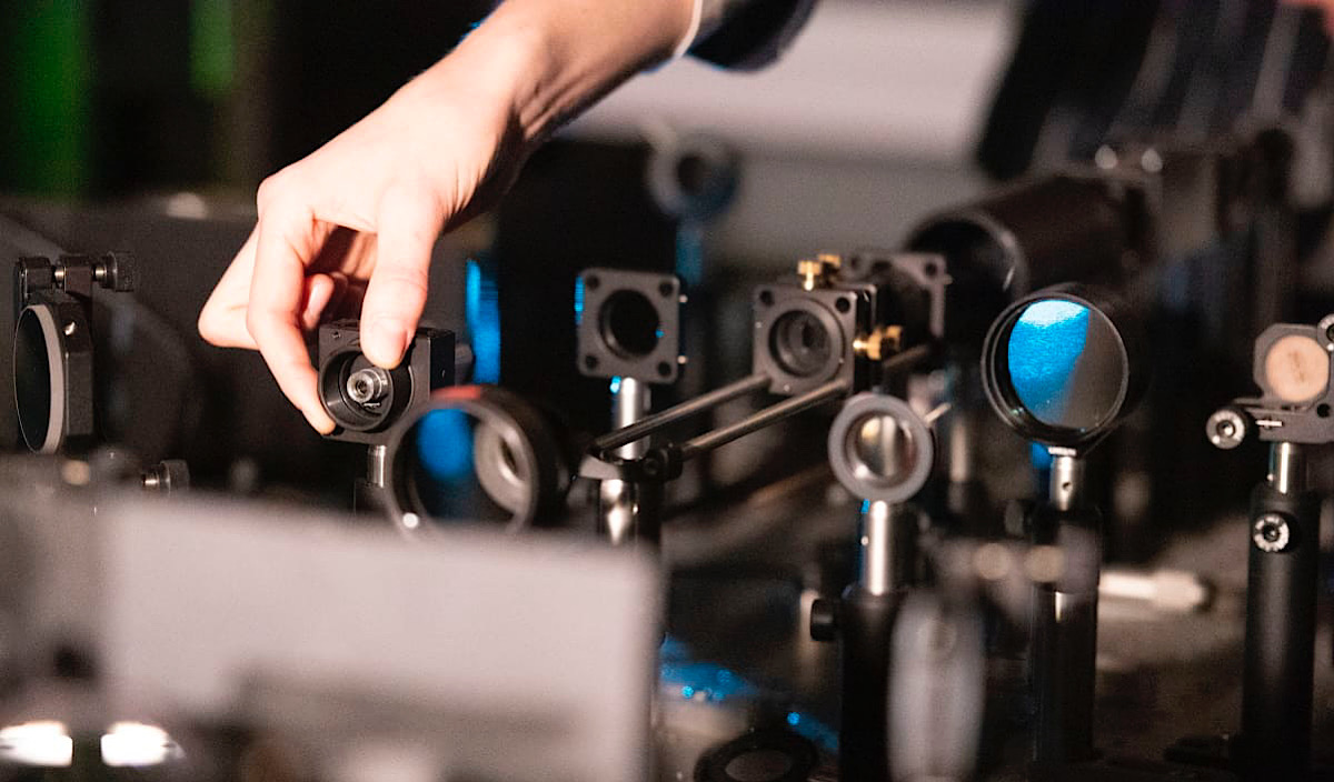 Intelligent microscope uses AI to capture rare biological events ...