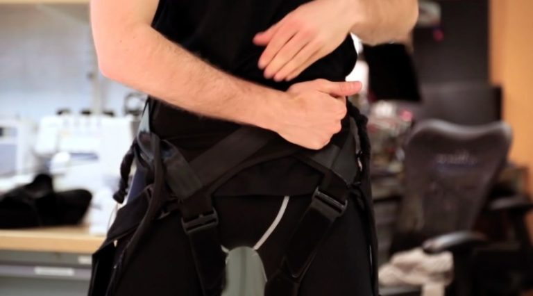 Breakthrough Soft Robotic Exosuit Eases Gait Freezing in Parkinson’s ...