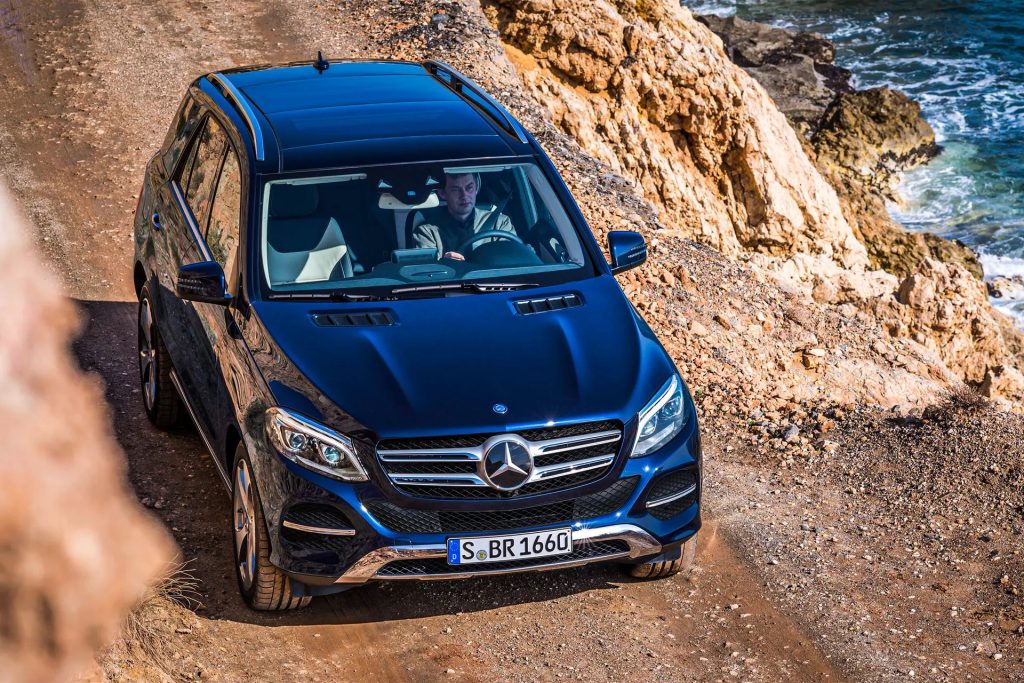 Mercedes-Benz Unveils Revolutionary Solar Paint Technology for Electric ...