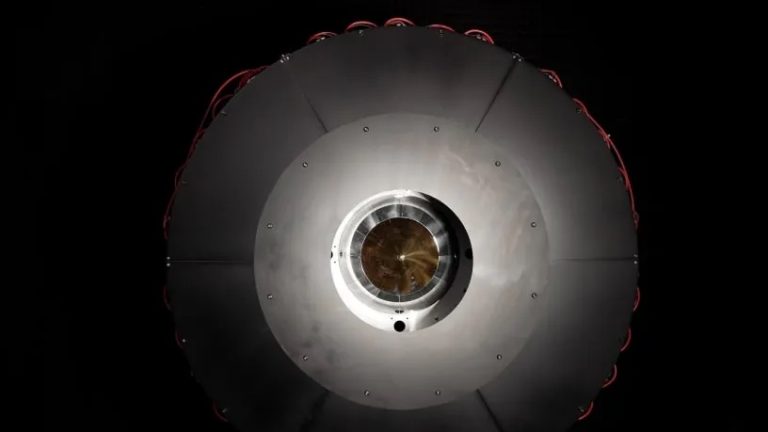 Laser Power Beaming Breakthrough: DARPA Sets New Record in Wireless ...